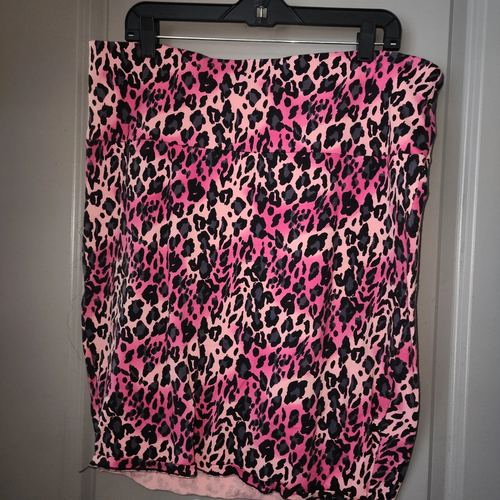 Torrid Curve | Skirts | Vibrant Pink Leopard Pencil Skirt | Poshmark
